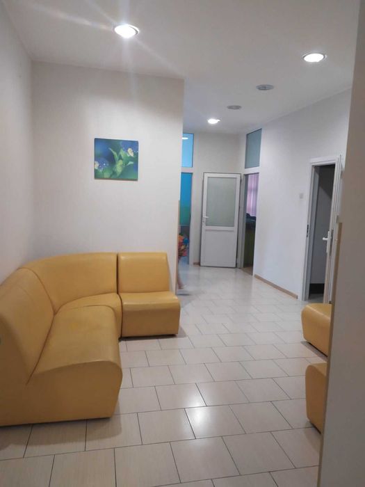 Продам комерційне приміщення в закритому ЖК Смарагдовий. 360 м2: 1 000 ...