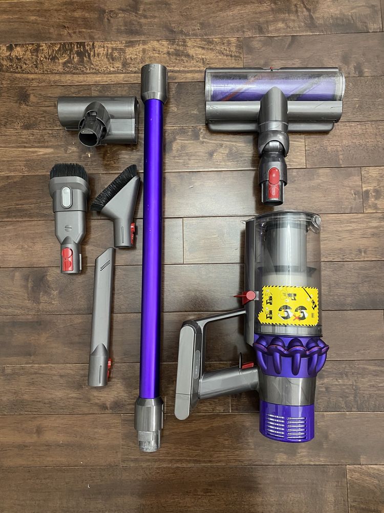 Dyson V10, SV12, пилосос повний комплект: 3 000 грн. - Пилососи Київ на Olx
