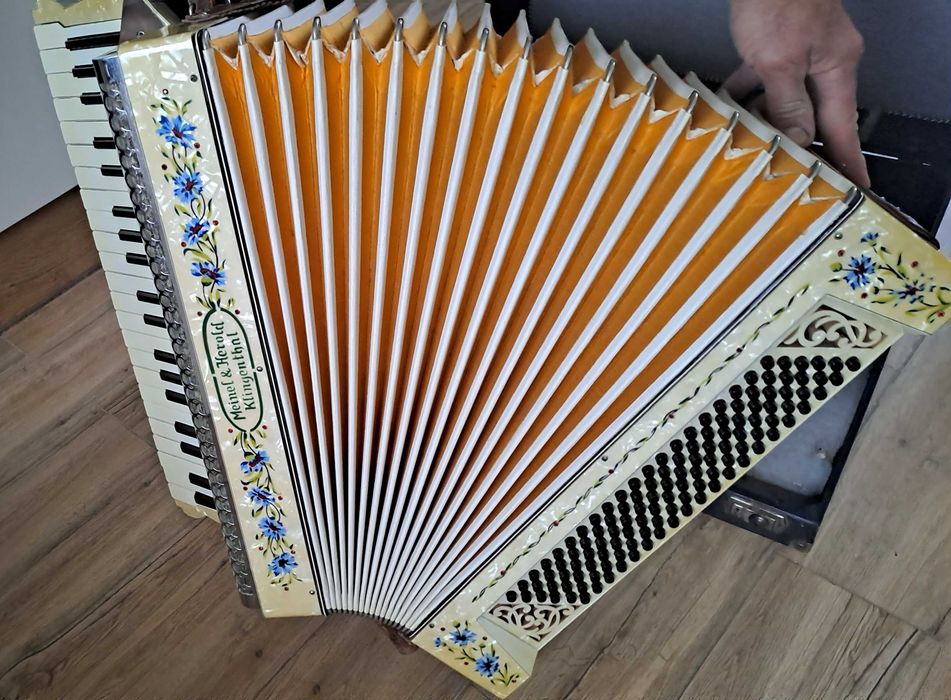 Akordeon / instrument Mirsk • OLX.pl