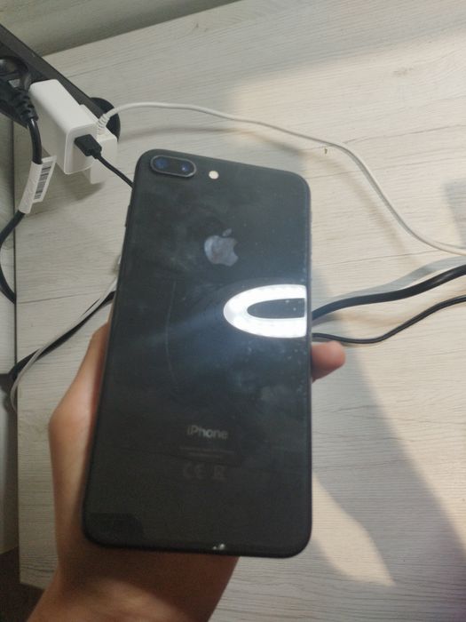 Iphone 8plus неверлок: 2 200 грн. - Мобільні телефони / смартфони Чернівці на Olx