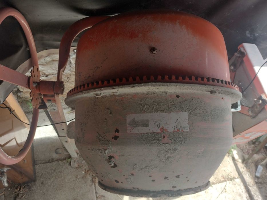 Betoneira usada em bom estado São Miguel de Machede • OLX Portugal