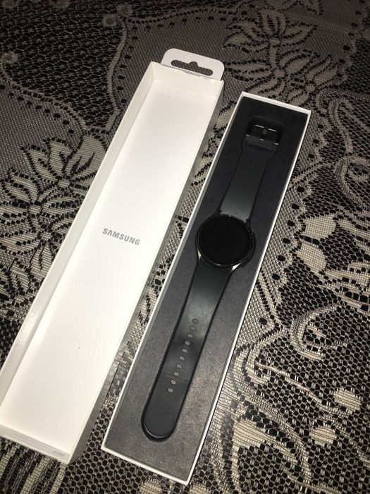 Galaxy Watch4 40mm Bluetooth Vila do Porto • OLX.pt