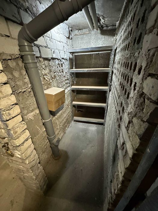 # Komórka lokatorska piwnica # Rondo ONZ # Storage room in basement ...