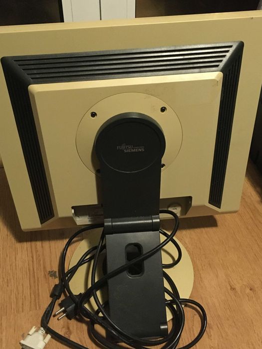 Monitor Siemens Fijitsu Santa Clara • OLX.pt