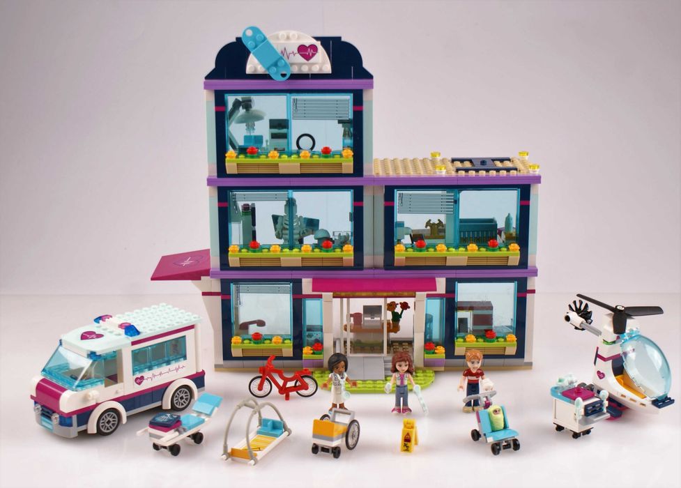 LEGO Friends 41318 Szpital w Heartlake Węgrów • OLX.pl