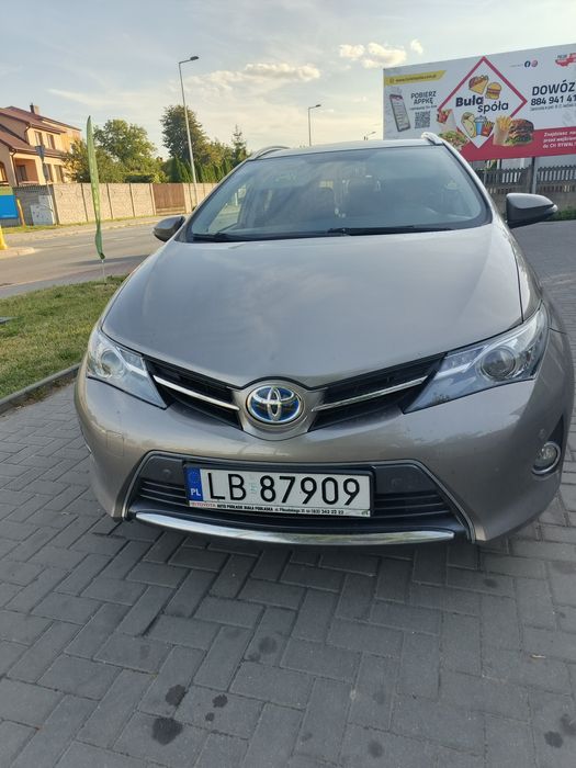 Toyota Auris Hybrid rok 2015 Biała Podlaska • OLX.pl