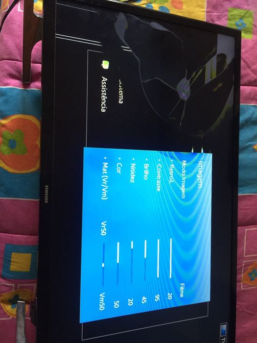 Samsung HD Smart TV com ecran rachado Algueirão-Mem Martins • OLX.pt
