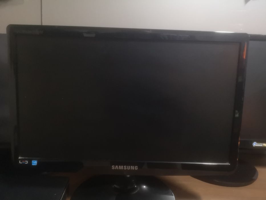 Monitor Samsung 19 polegadas Oiã • OLX Portugal