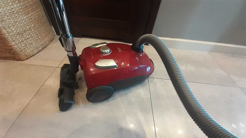 Nowoczesny odkurzacz workowy AEG Electrolux VX4, oszczędny i mocny Zielona Góra • OLX.pl