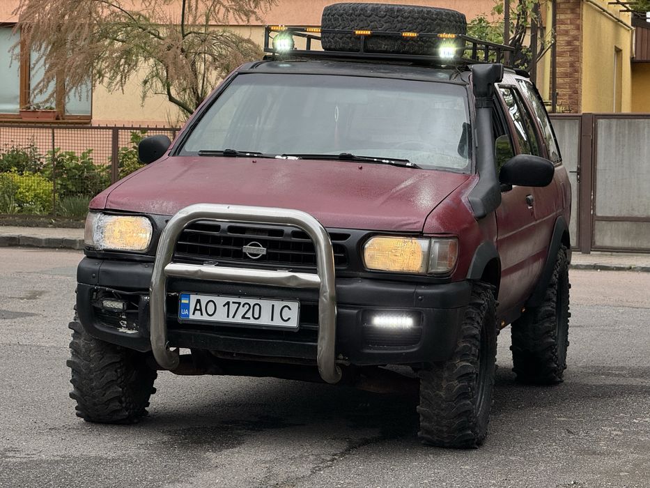 Nissan Pathfinder 2.5: 4 350 $ - Nissan Хуст на Olx