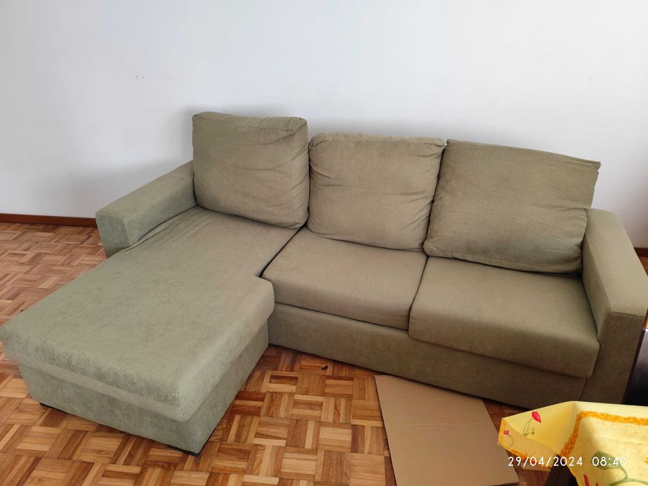 Sofá 3 lugares com chaise Loures • OLX.pt
