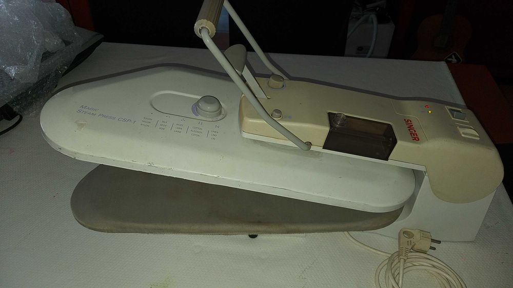 Máquina de Passar Roupa a ferro Singer Magic Steam Press CSP-1 Loures ...