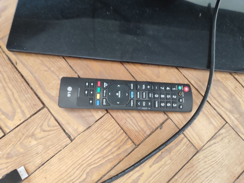 TV LG modelo 37LK450 Carcavelos E Parede • OLX Portugal