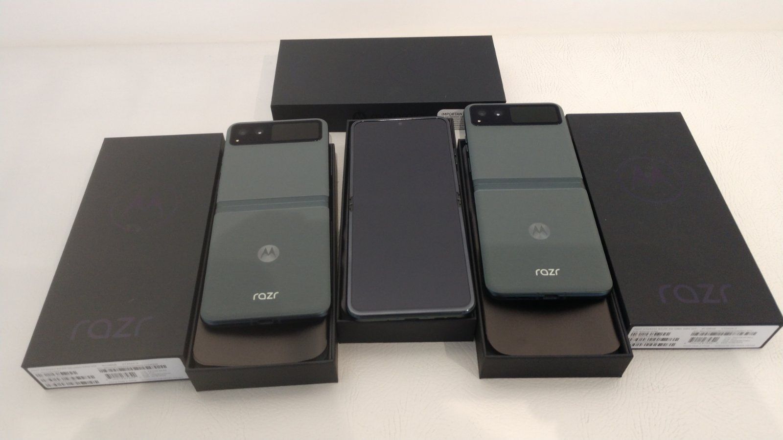 Motorola RAZR 40 Dual sim. Моторола Разр 40 Дуал сім на 2 сім сіи: 19 ...