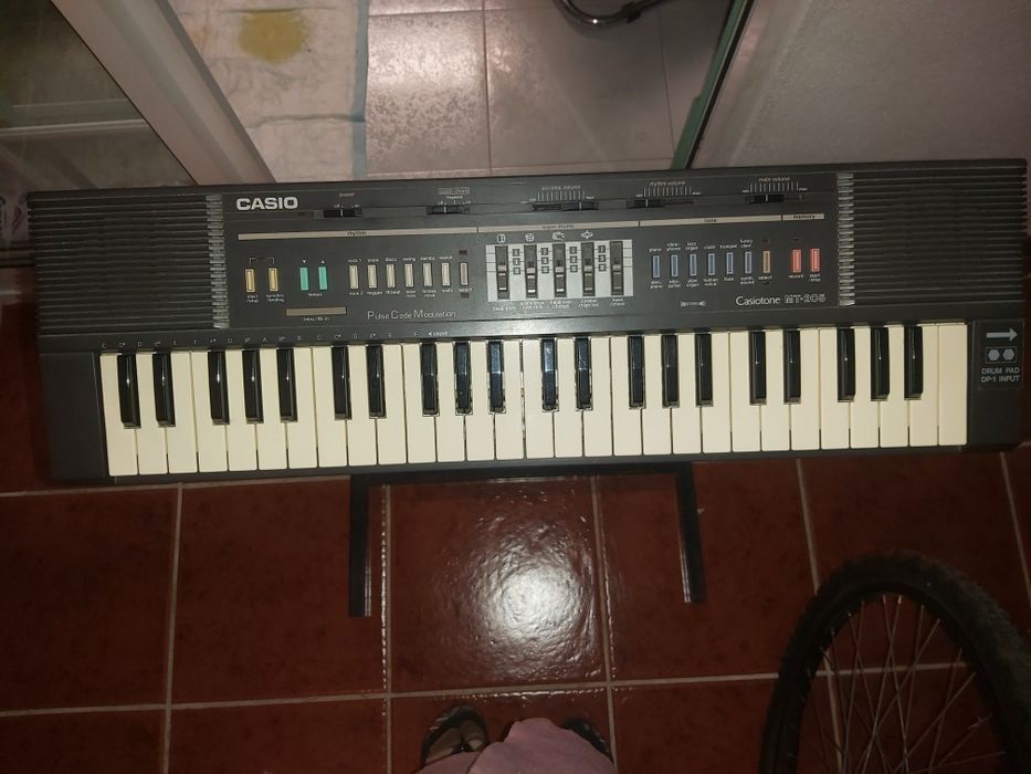 Orgão casio casiotone MT-205 Castelo (Sesimbra) • OLX Portugal