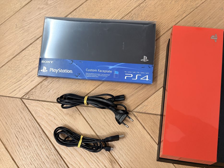 Playstation 4, ps4 512gb, 3 gry, 2 pady, dodatkowy panel Warszawa ...