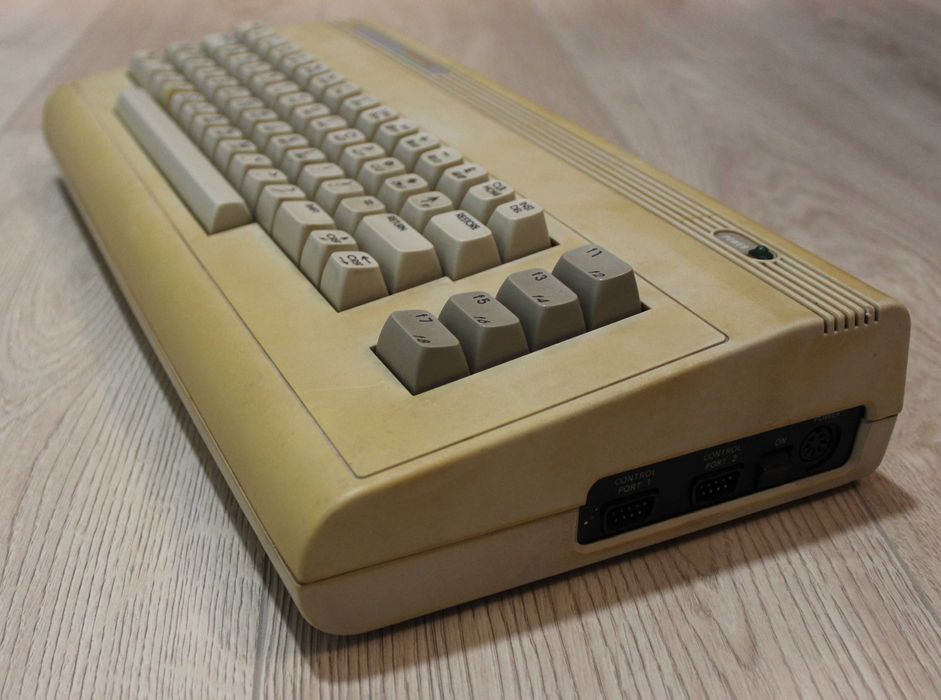Commodore C64 C64G komputer w pełni sprawny Wrocław Stare Miasto • OLX.pl