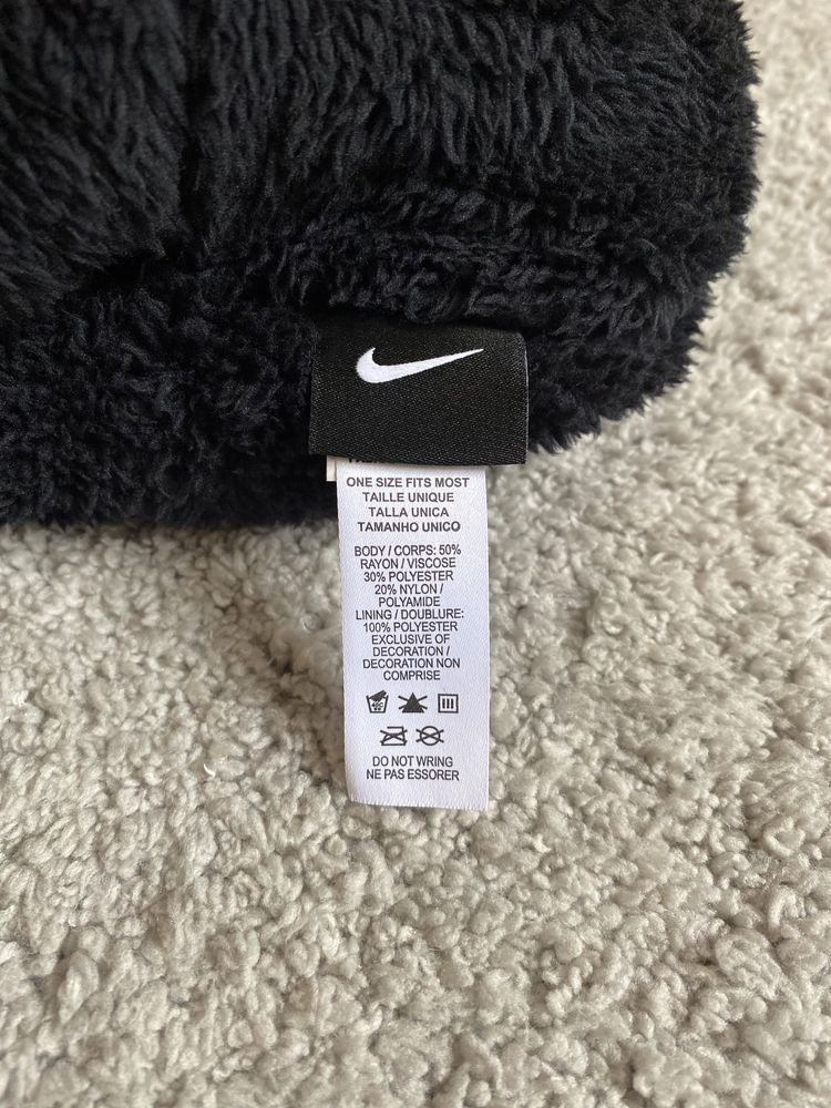 Nike оригинал новая женская шапка тёплая: 750 грн. - Шапки Белая ...