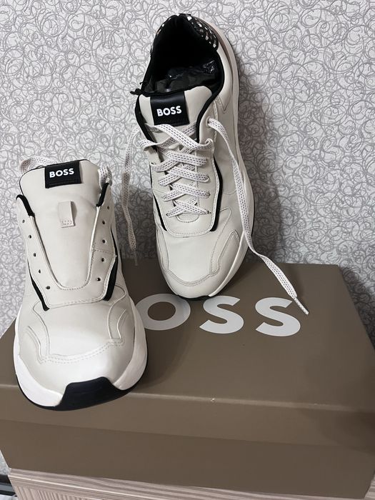 Кросівки Boss Noa: 7 000 грн. - Кросівки для міста Вишневе на Olx