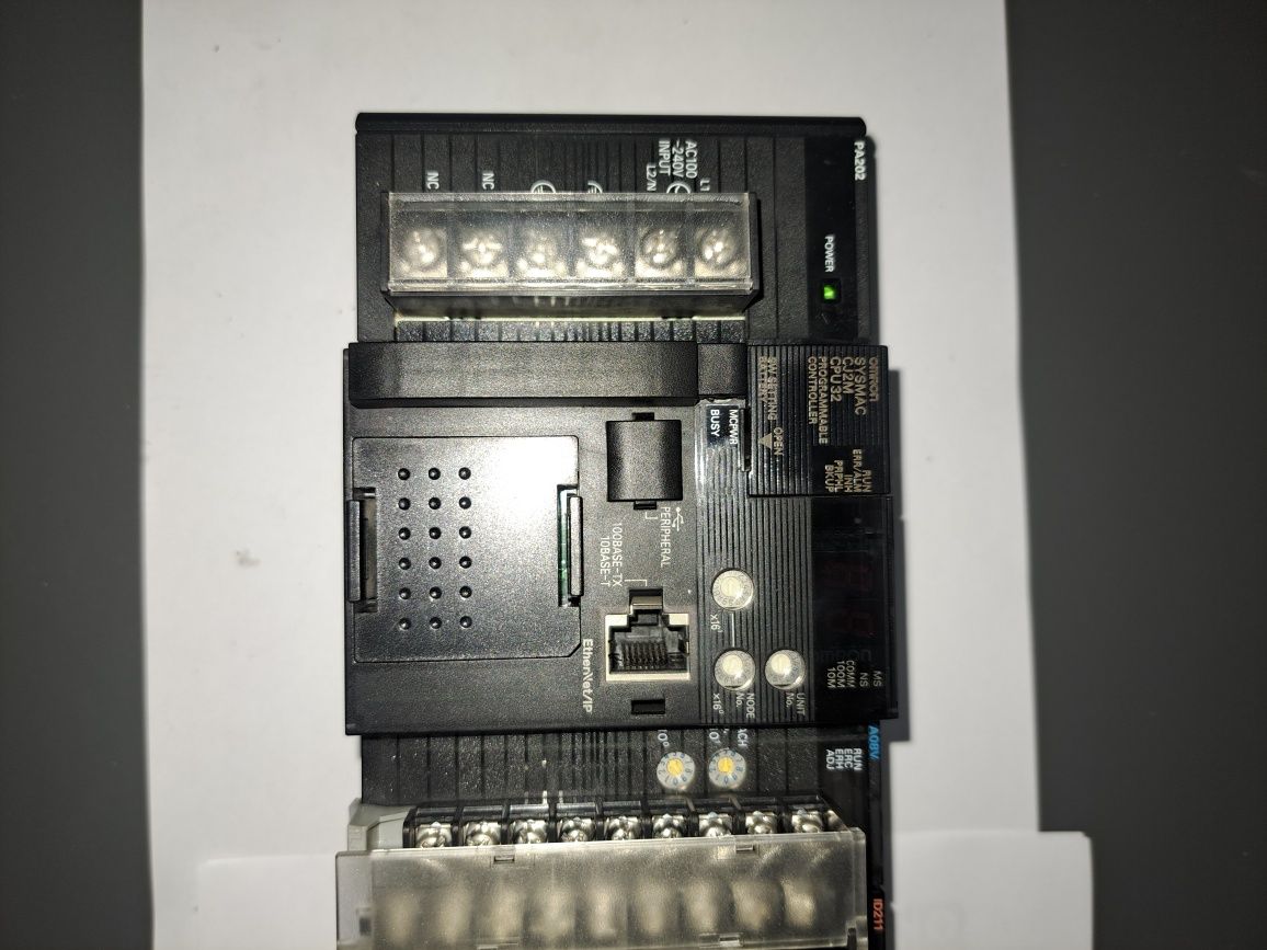 Omron CJ2M CPU32 + Omron CJ1M CPU12 + HMI Omron NB7W-TW01B Pousada de ... Omron CJ2M CPU32 + Omron CJ1M CPU12 + HMI Omron NB7W-TW01B Pousada de ...