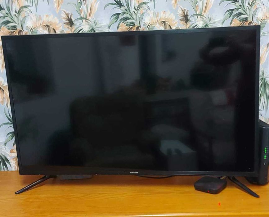 TV SAMSUNG 40 polegadas smart Carcavelos E Parede • OLX Portugal