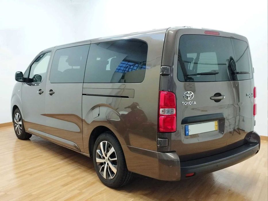 Aluguer carrinha 9 lugares ou aluguer com motorista Celeirós, Aveleda E Vimieiro • OLX Portugal