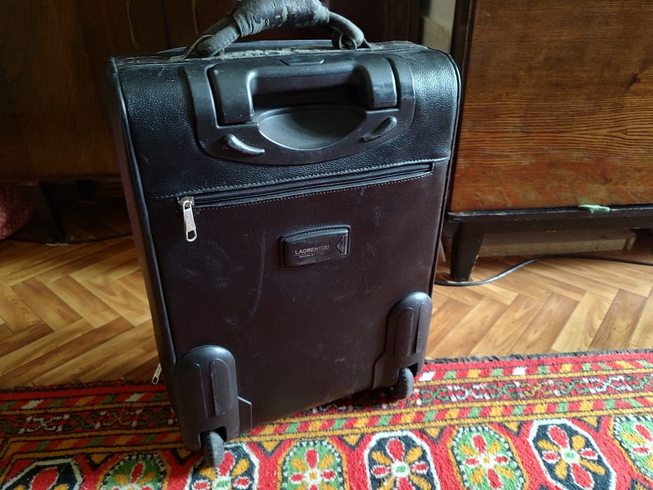 Дорожная сумка-чемодан на колесиках: 500 грн. - Дорожні сумки Харків на Olx