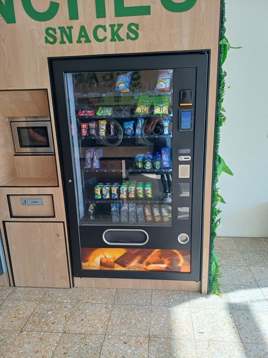Máquinas de Vending: FAS 1050 + NECTA KIKKO Venda Do Pinheiro E Santo ...