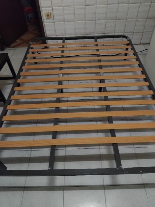 Estrado de cama Corroios • OLX.pt