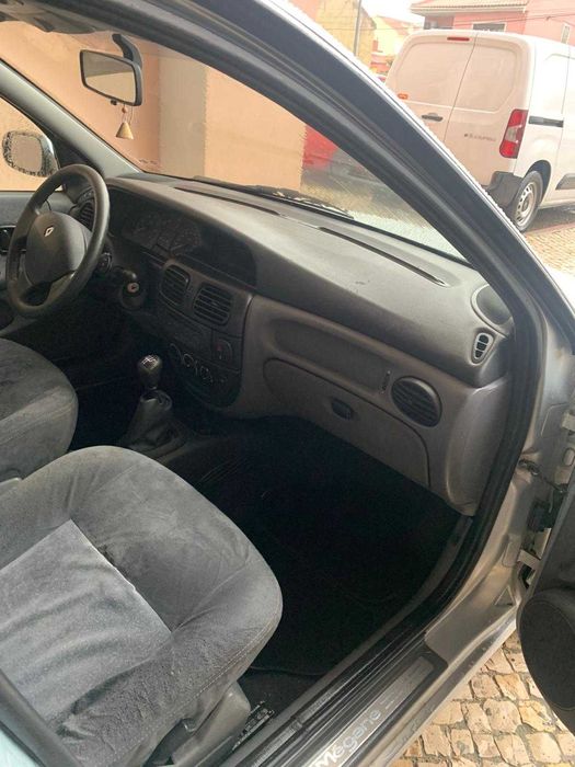 Renault megane classic 1.4 16v Ramada E Caneças • OLX.pt