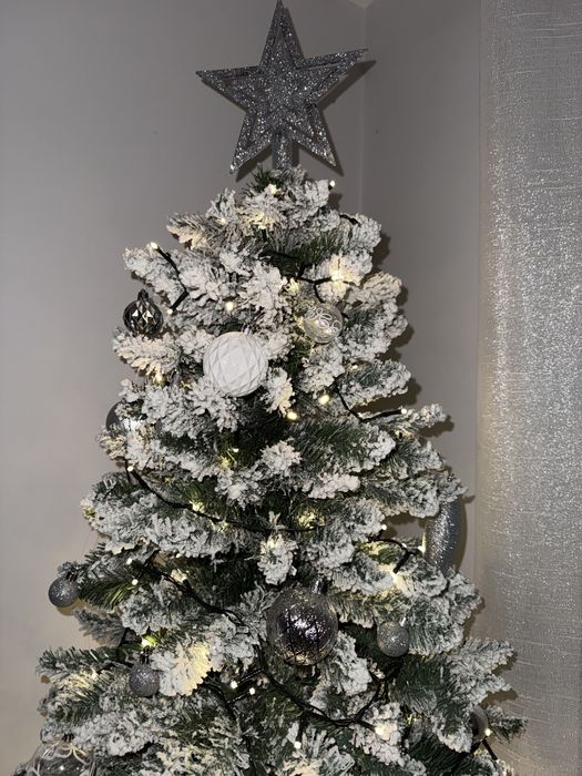 Choinka 210 cm ośnieżona Katowice Kostuchna • OLX.pl