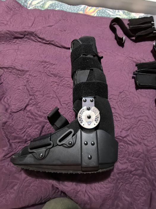 Ортез гомілковостопного суглоба Maxtrax Rom Air Walker Donjoy S: 2 800 ...