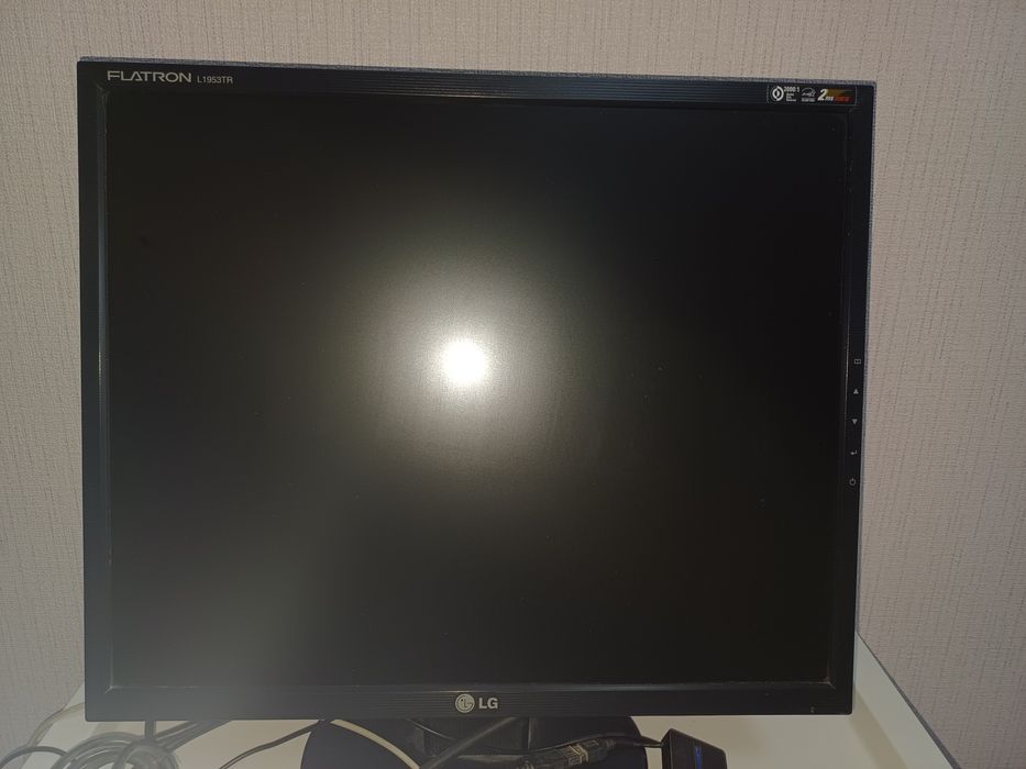 Монитор LG Flatron L1953TR бу: 350 грн. - Монітори Київ на Olx