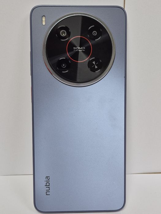 Продам.Мобільний телеіон Nubia V70 Max 6/128GB Gray Nubia V70 Max 6/12 ...