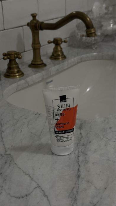 Nowy krem na dzień 2 w 1 nawilzajacy Avon Sk!n Vit B3 Turmeric Plant ...