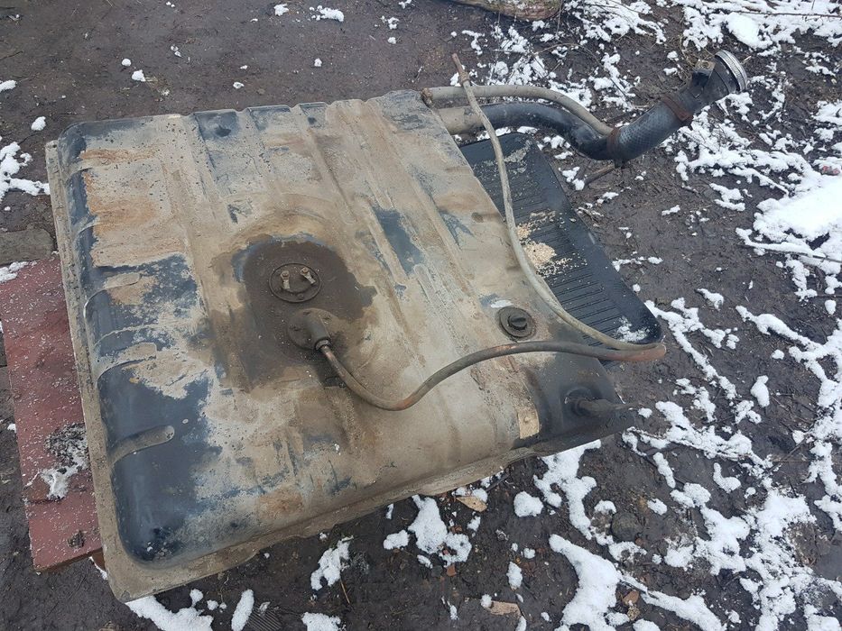 Паливний бак Нива 2121 Волга Mercedes 190 w201: 1 500 грн. - Баки та бачки паливної системи ...
