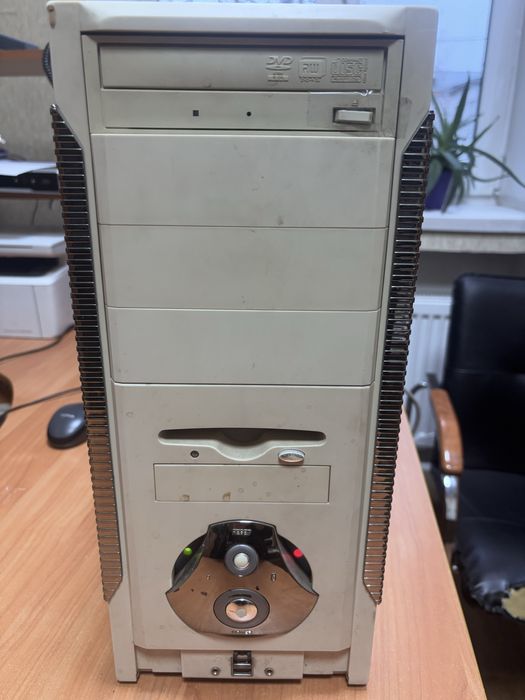 Системний блок робочий: 300 грн. - Настільні комп'ютери Умань на Olx