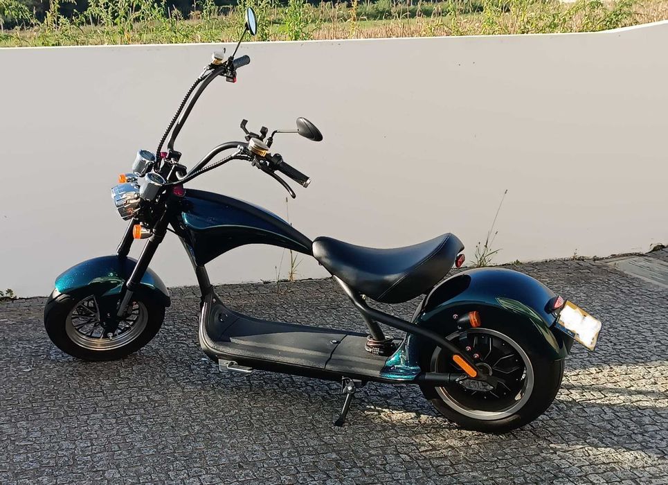 Scooter elétrica “Chopper” MANGOSTEEN M1 da STROLLWHEEL Águas Santas ...