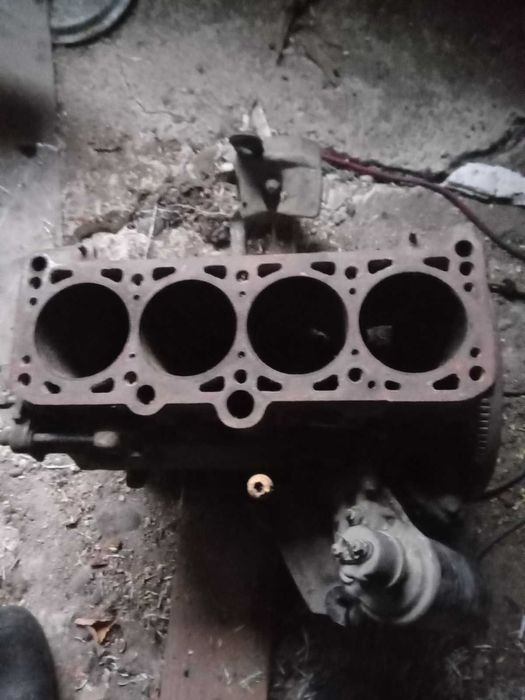 Блок мотора з колінвалом та маховиком ADR 1.8: 8 000 грн. - Блок циліндрів та його частини ...