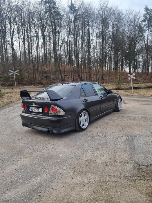 Lexus is 200 2.0 155KM lpg. Sierakowice • OLX.pl