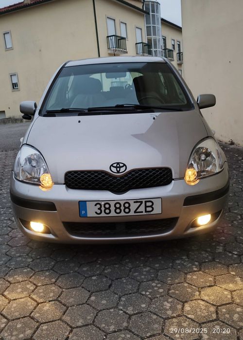 Toyota Yaris 1.0 Batalha • OLX.pt