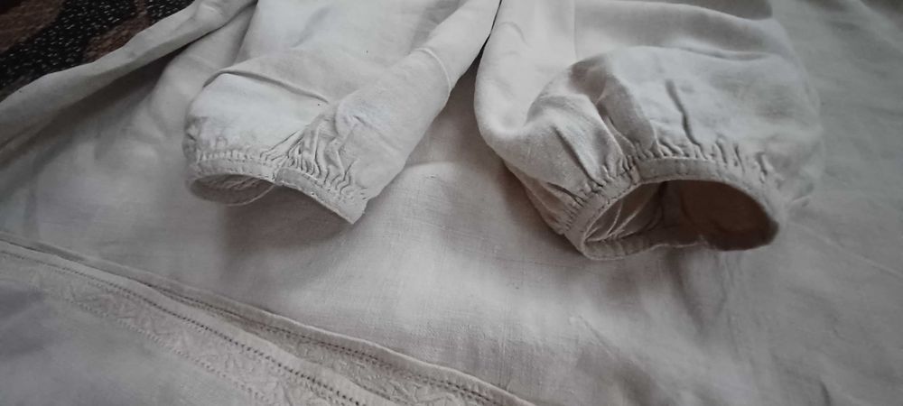 Вишиванка старовинна з вирізуванням 2 500 грн Колекціонування Коровинці на Olx