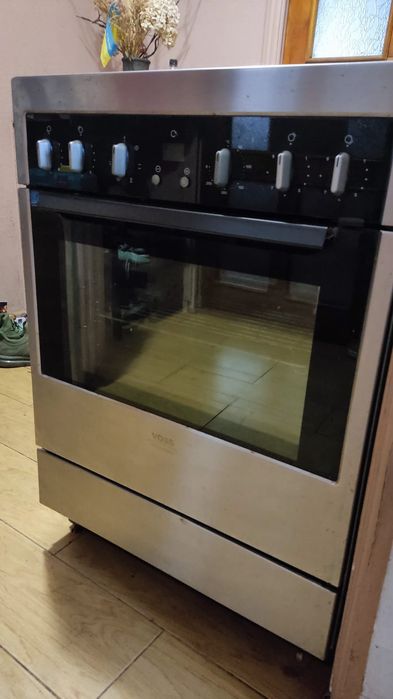 Електрична плита з духовою шафою Electrolux Суховоля 4 500 грн