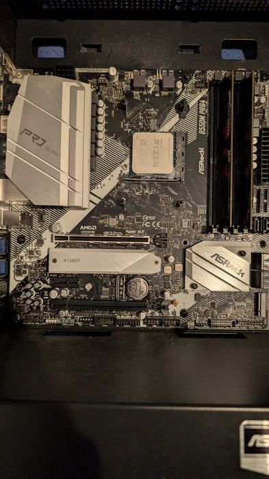 Motherboard ASRock B550 Pro4, AMD ATX Marinha Grande • OLX.pt