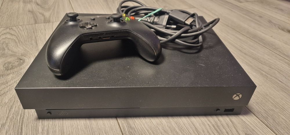 X BOX ONE X konsola Kamienna Góra • OLX.pl