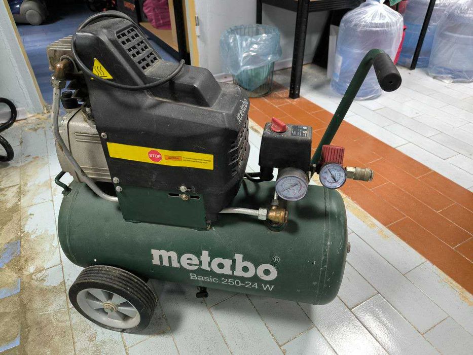 Компресор METABO basic 250-24 W: 5 900 грн. - Електроінструмент Черкаси ...