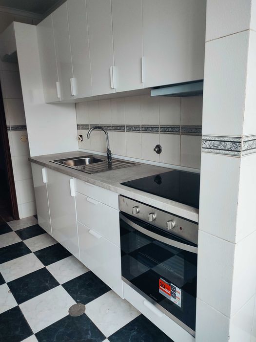 Arrendo apartamento T2 em Santa Maria da Feira S. João Da Madeira • OLX.pt