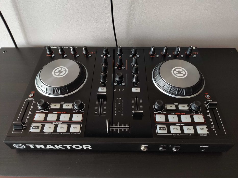 Traktor Kontrol S2 MK2 - Controlador DJ Grijó E Sermonde • OLX.pt