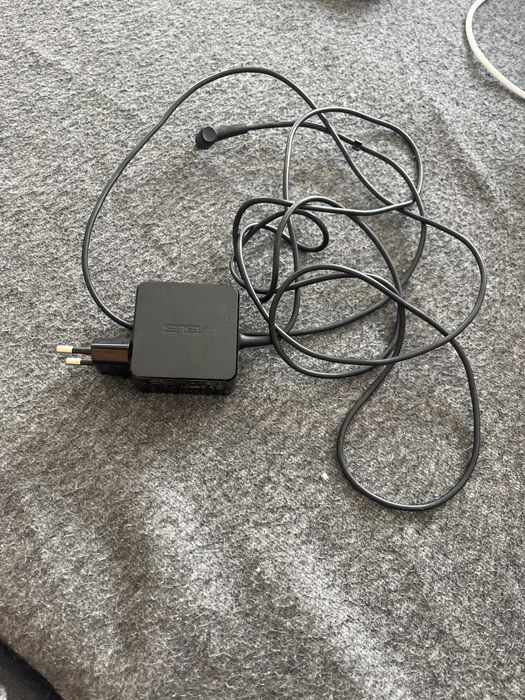 Carregador ASUS laptop Carcavelos E Parede • OLX.pt