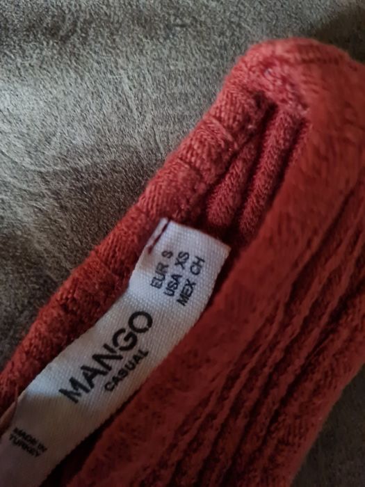 Top canelado Mango Moledo E Cristelo • OLX Portugal